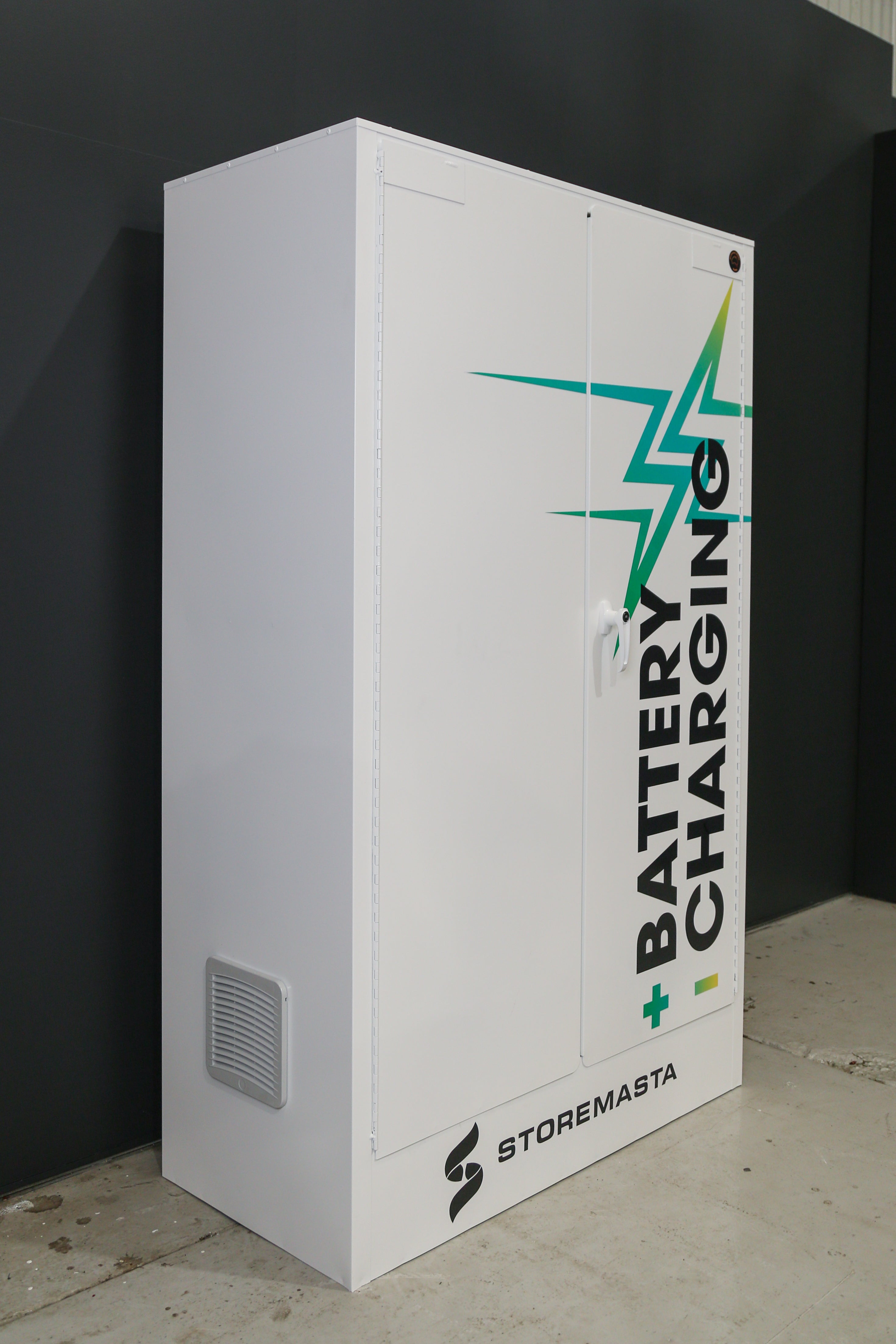 18 Outlet Battery Charging Cabinet | Storemasta
